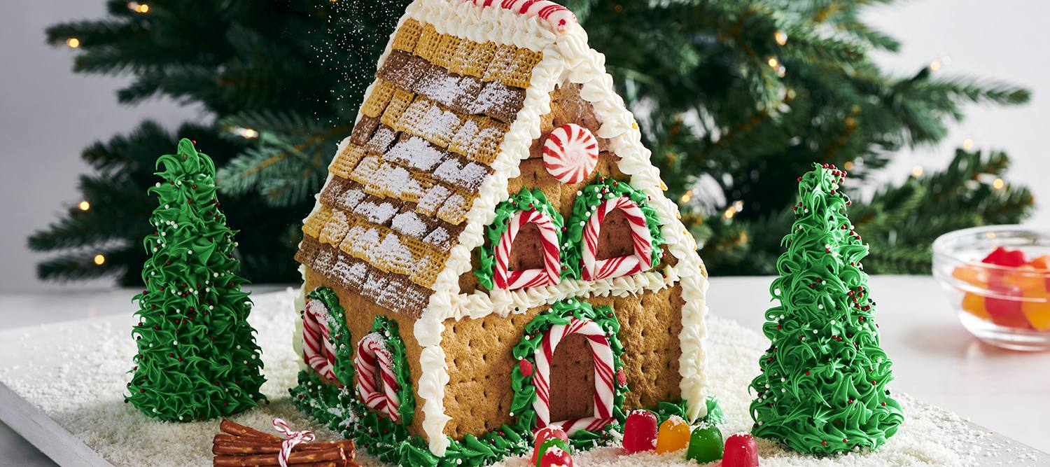 8 Tips for Anyone Building a Gingerbread House This Year | Savory