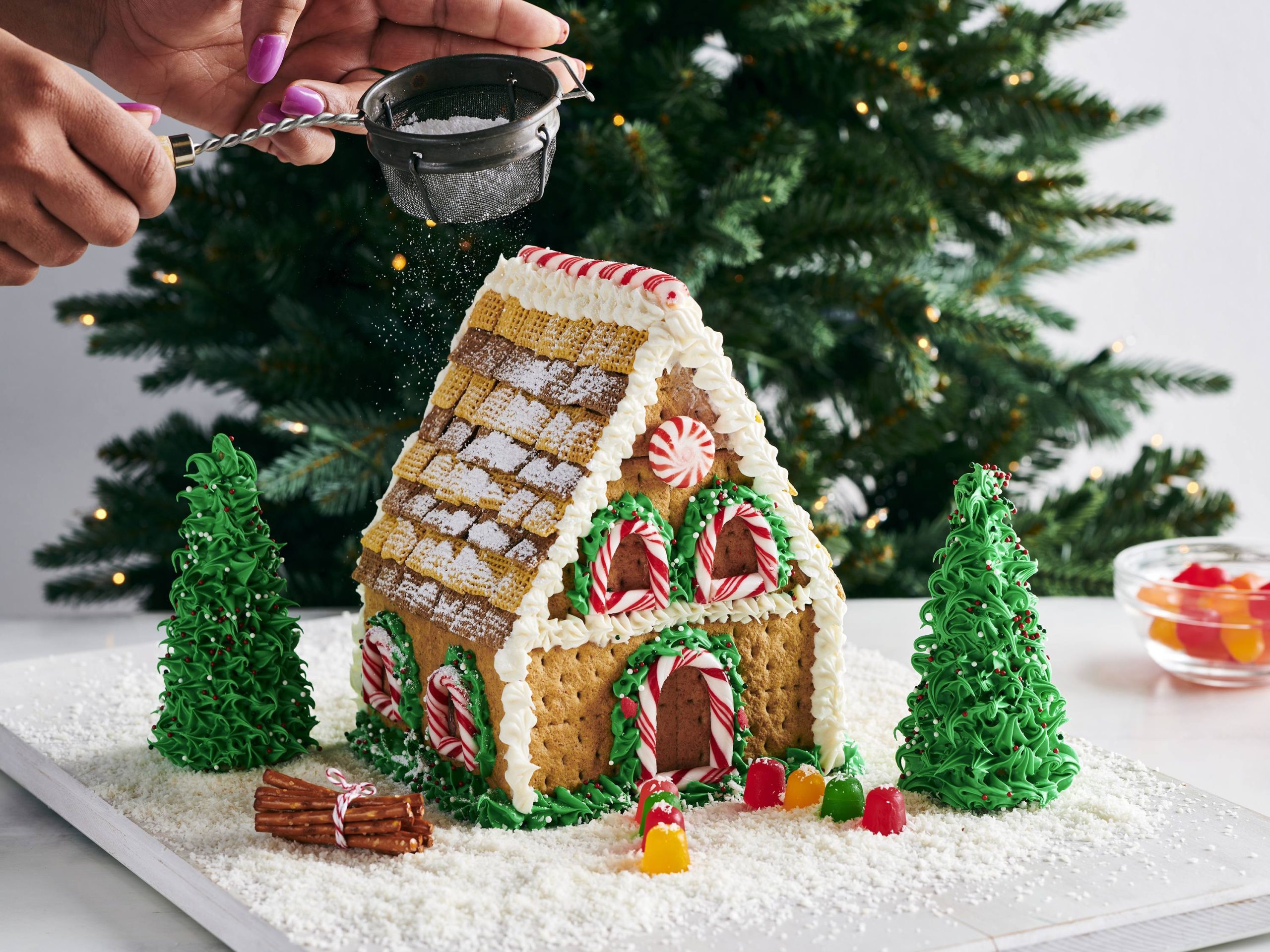 8 Tips for Anyone Building a Gingerbread House This Year | Savory