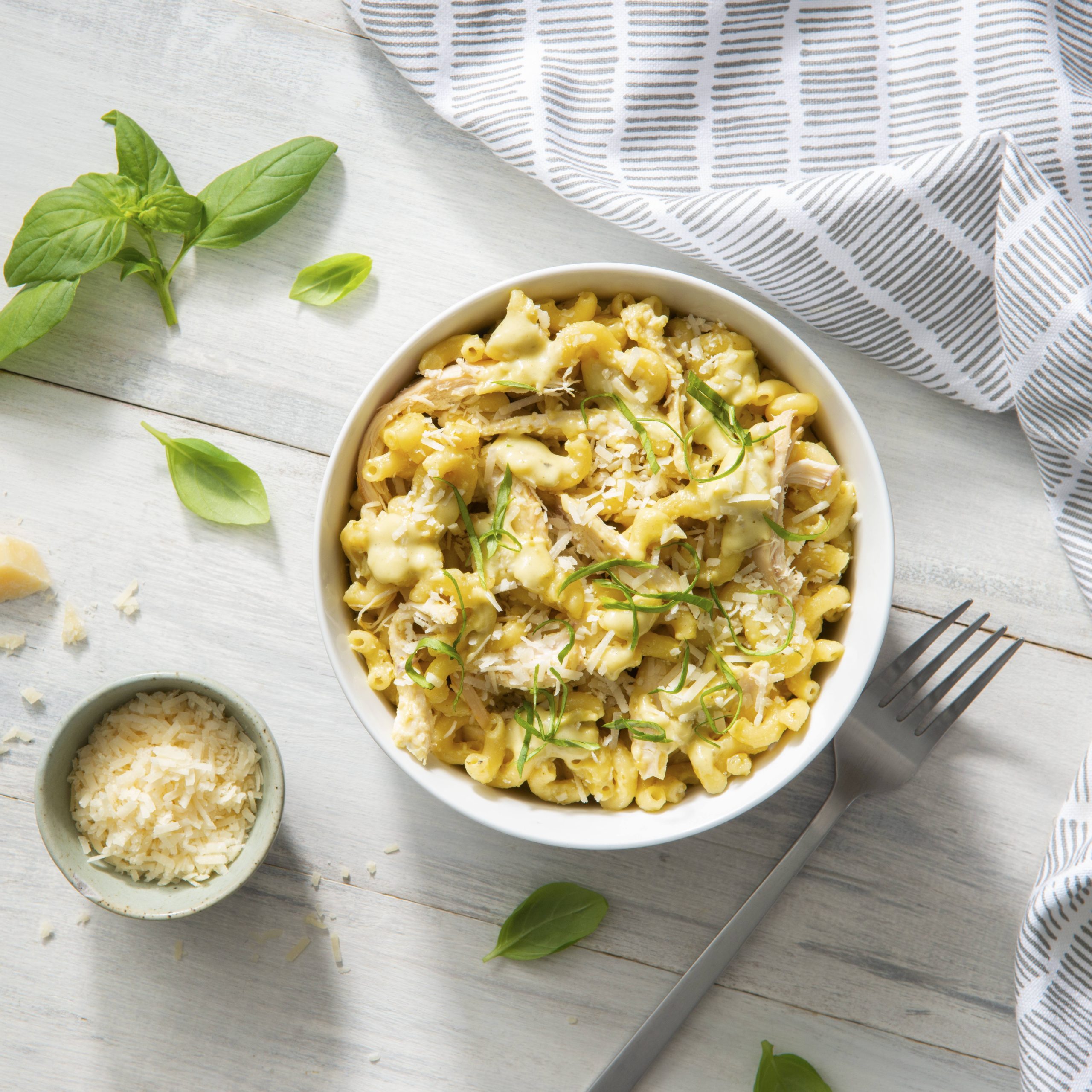 Ronzoni® Pesto Chicken Mac and Cheese | Savory