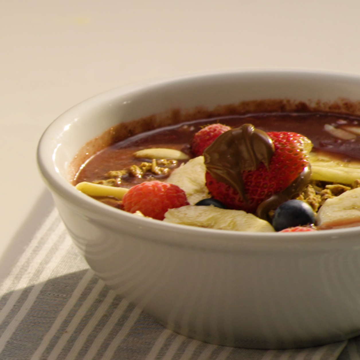Acai Bowl with Nutella® | Savory