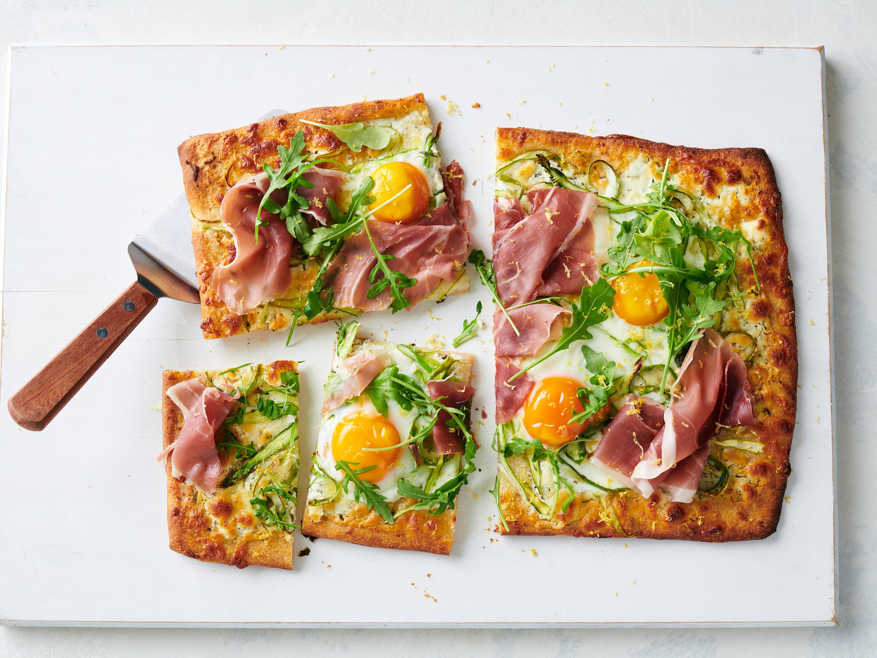 Spring Pizza with Asparagus and Prosciutto | Savory