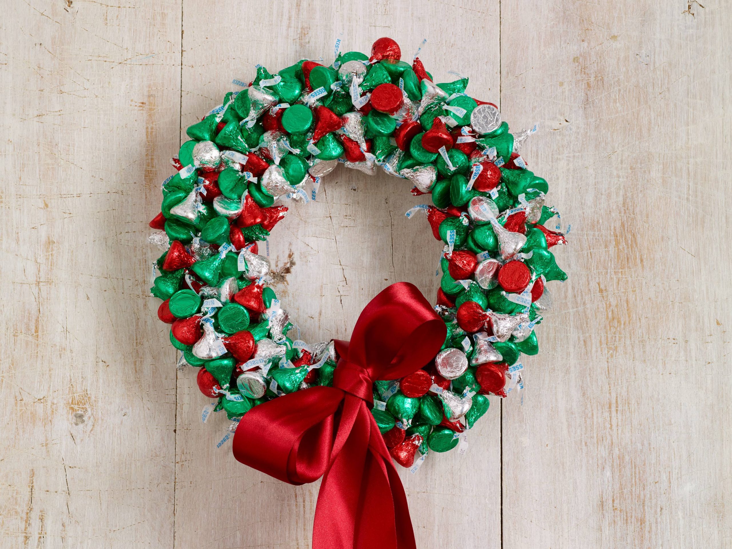 HERSHEY’S KISSES Candy Wreath | Savory