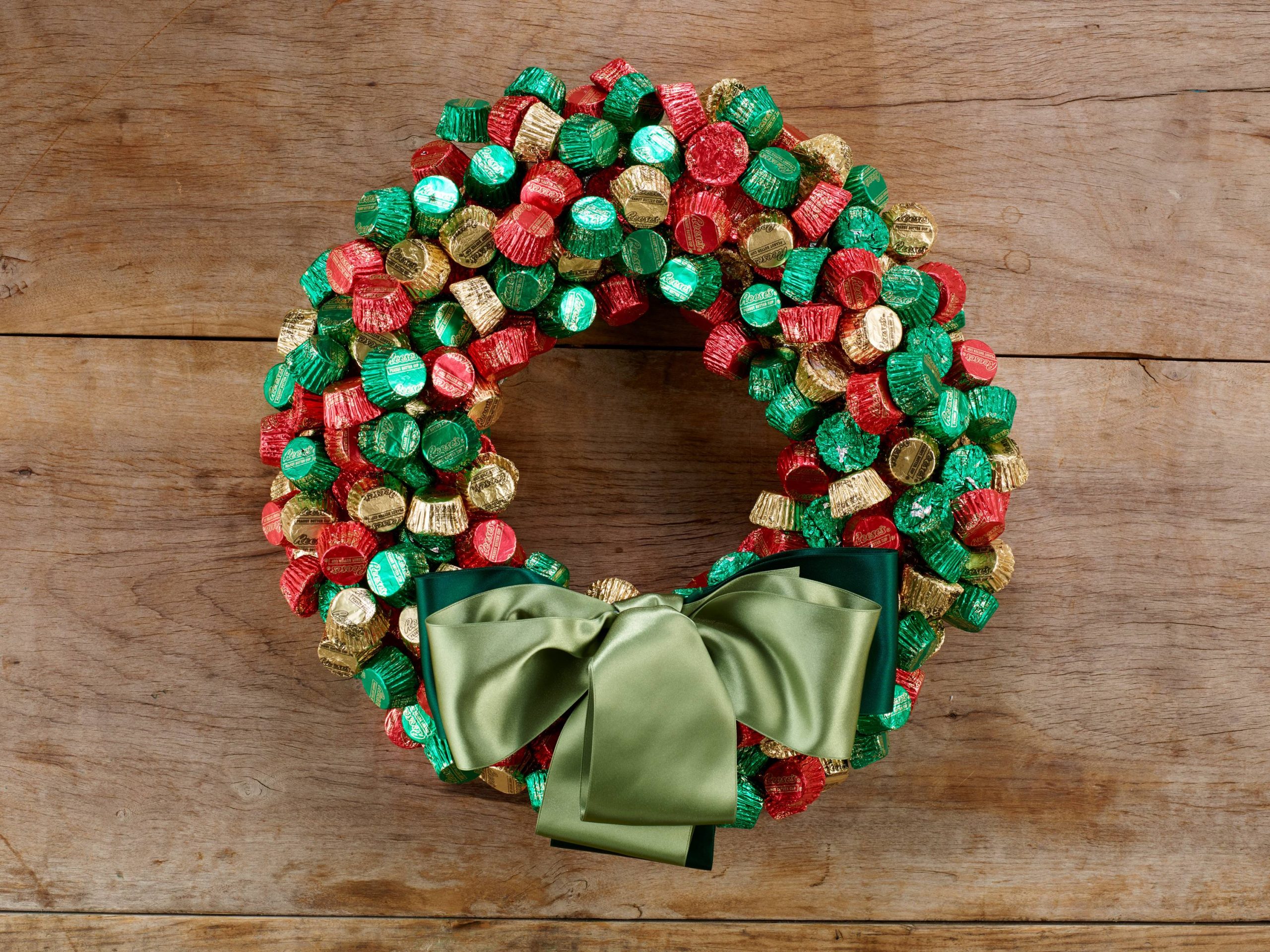 REESE’S Peanut Butter Cup Miniatures Wreath | Savory