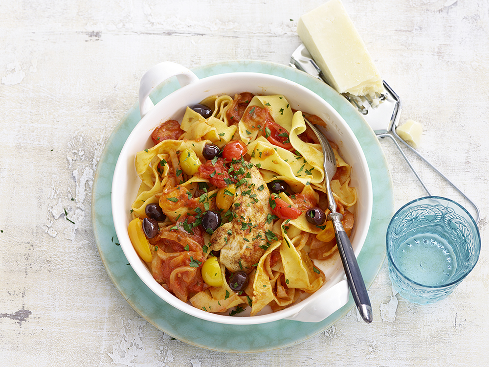 Pasta with Chicken and Olives | Savory